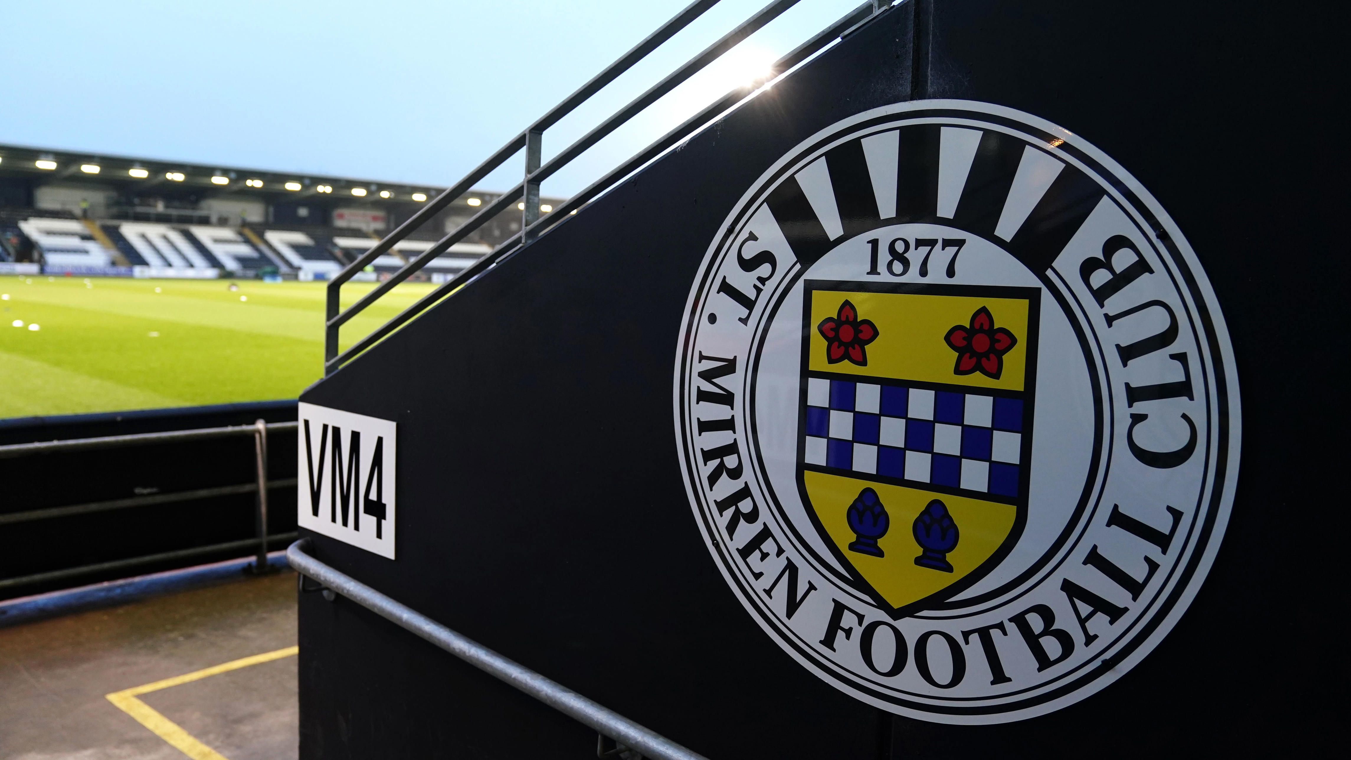 Jake Young sees red as 10-man St Mirren hold out for draw with Dundee