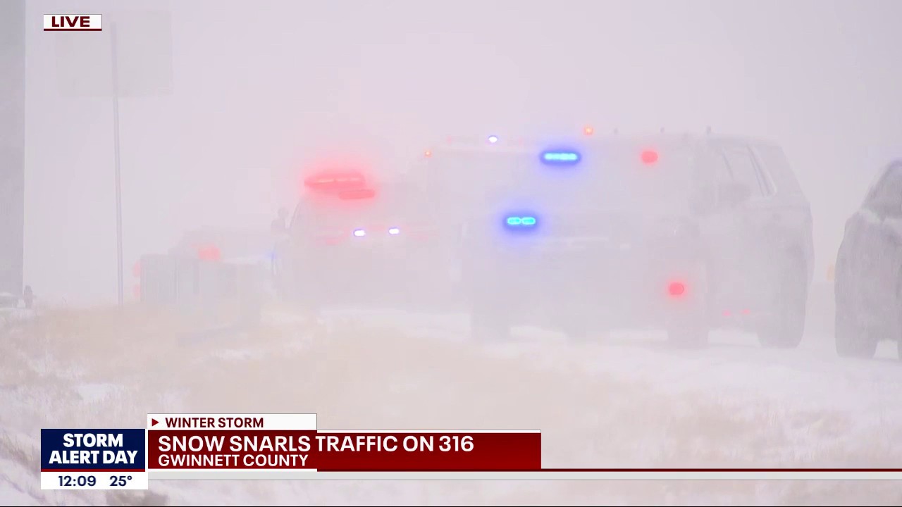 Snow snarls traffic in metro Atlanta