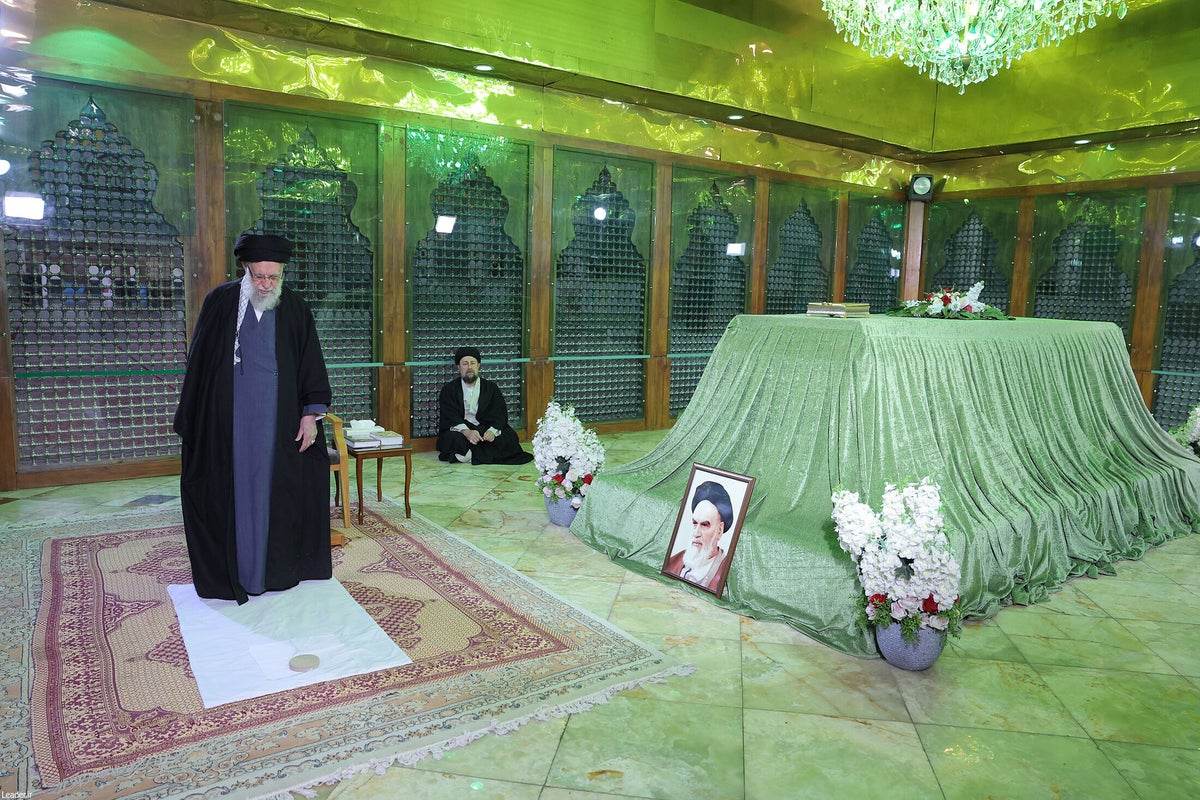 Blast in Iran port city kills 1, wounds 14 before Strait of Hormuz ...