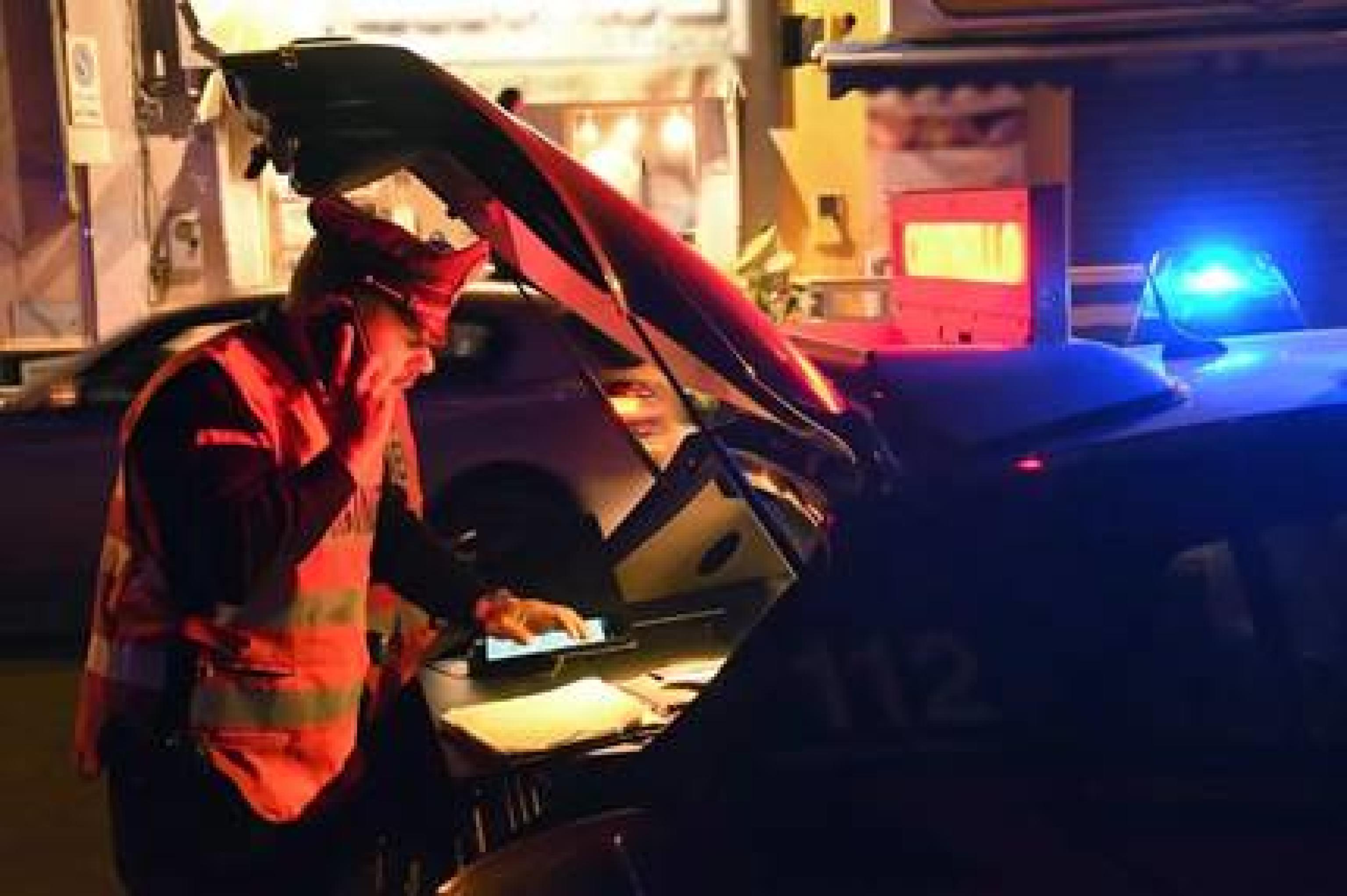 Abusata e picchiata dietro stazione di Firenze, prognosi 30 giorni