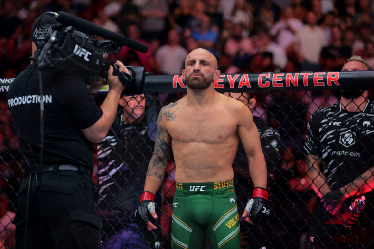 UFC 325 live stream, fight card & viewing info