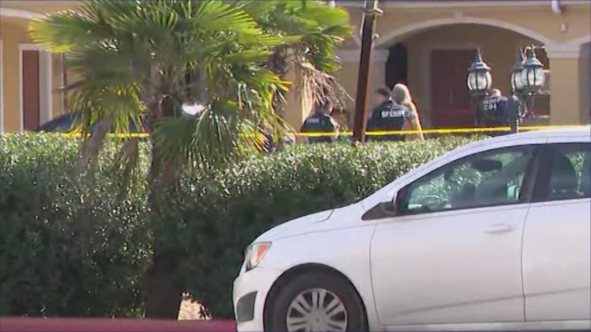 Arrests made after deputies found man dead in hotel bathtub while ...