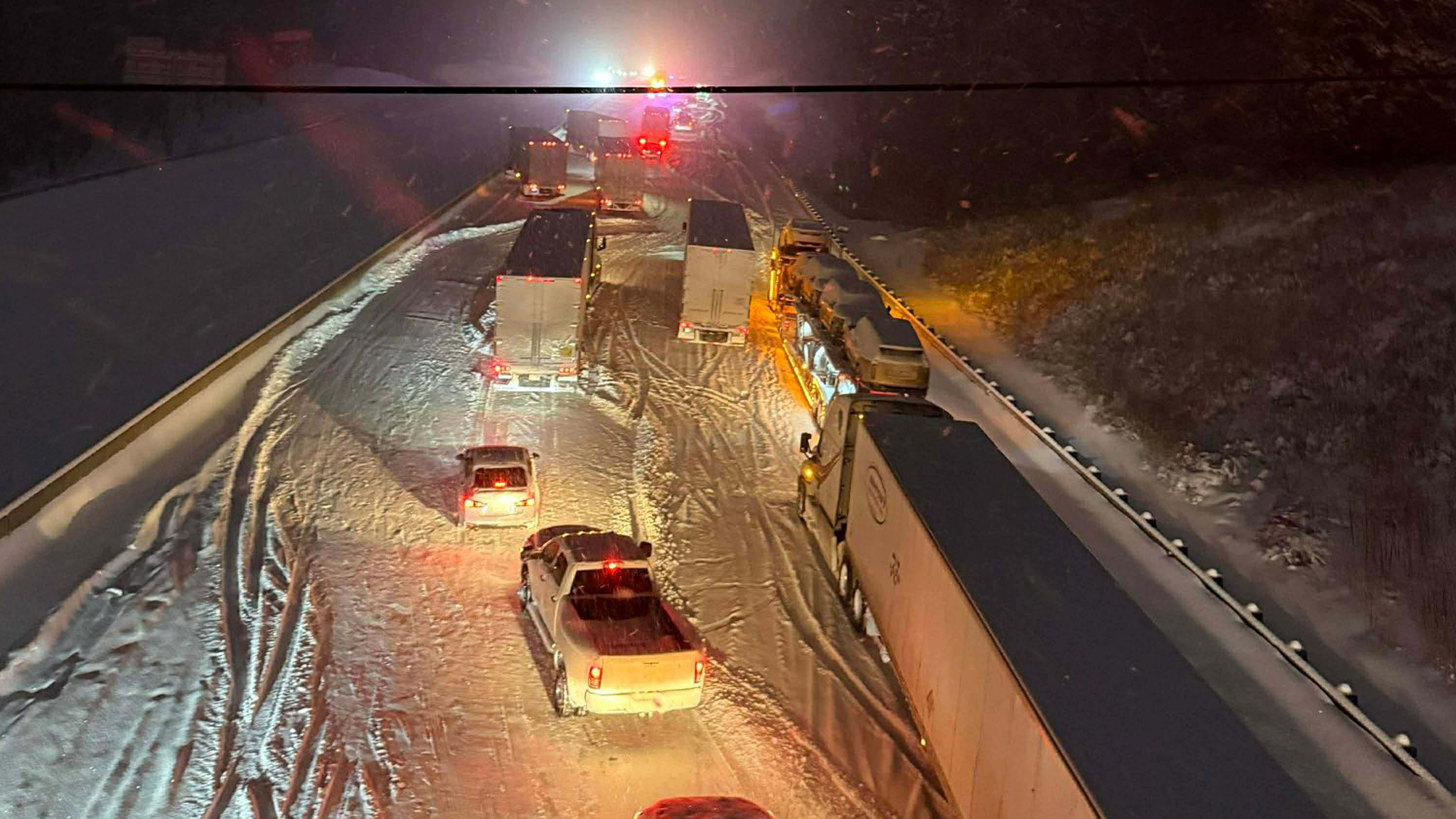 I-85 reopens after heavy snow leaves dozens stranded