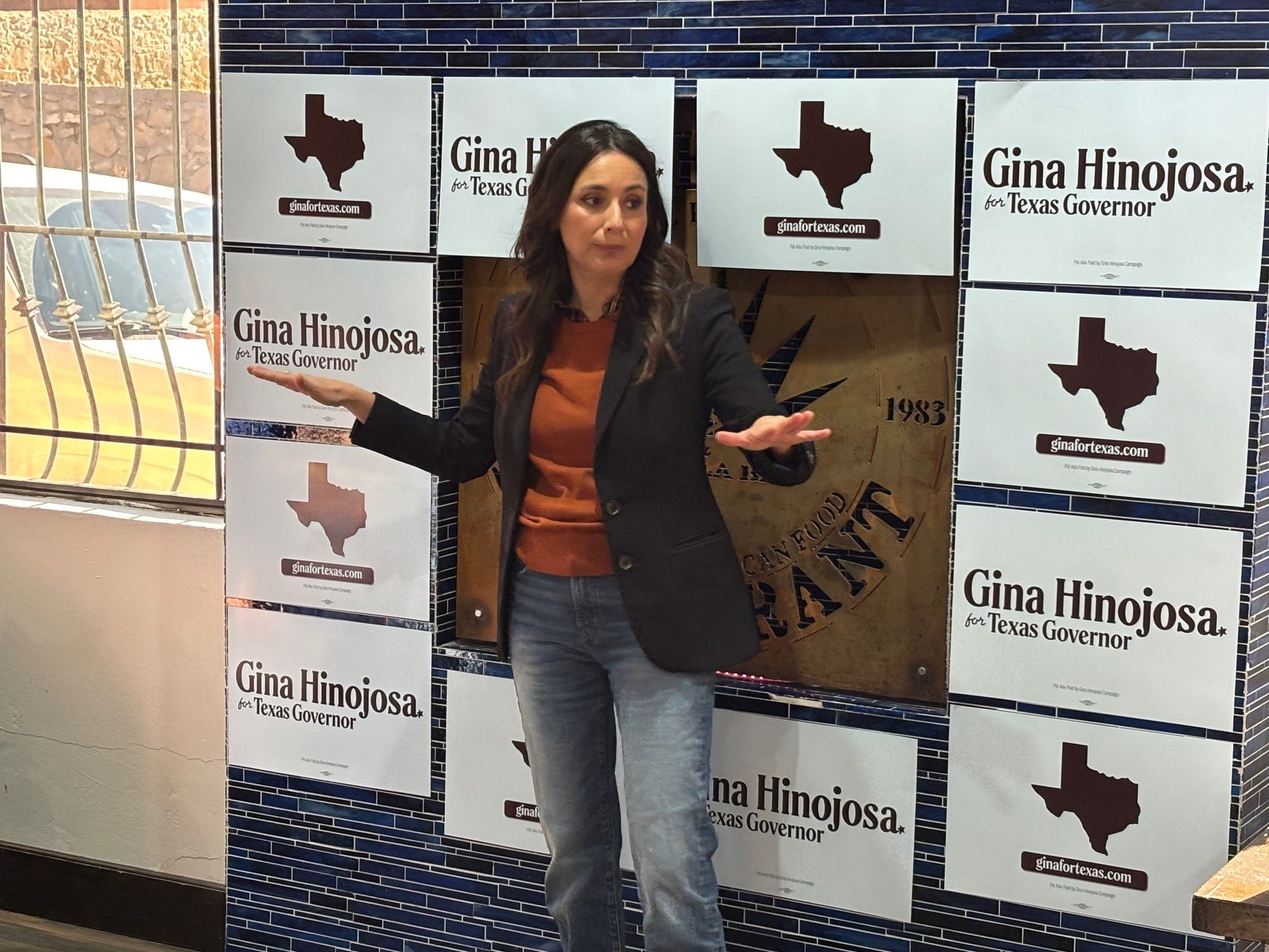 Hinojosa sees 'blue wave,' Abbott touts jobs in Texas governor race