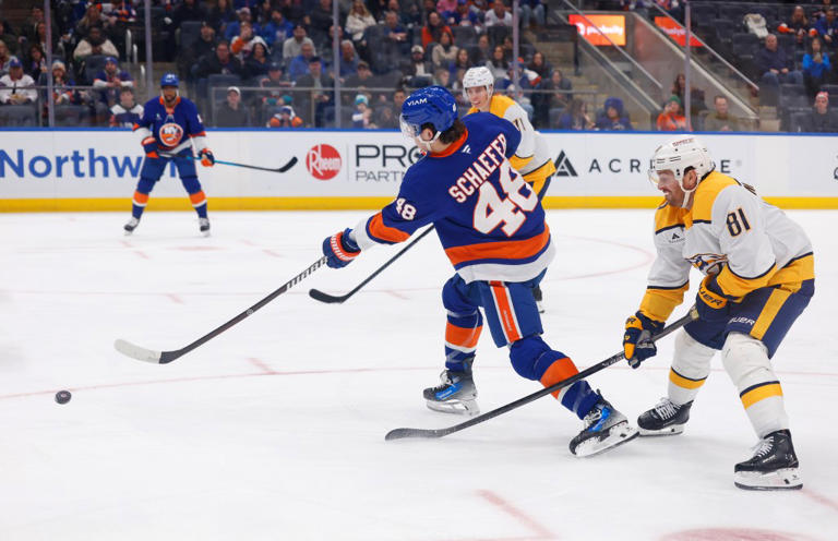 Islanders waste strong start in sloppy loss to Predators as three-game ...