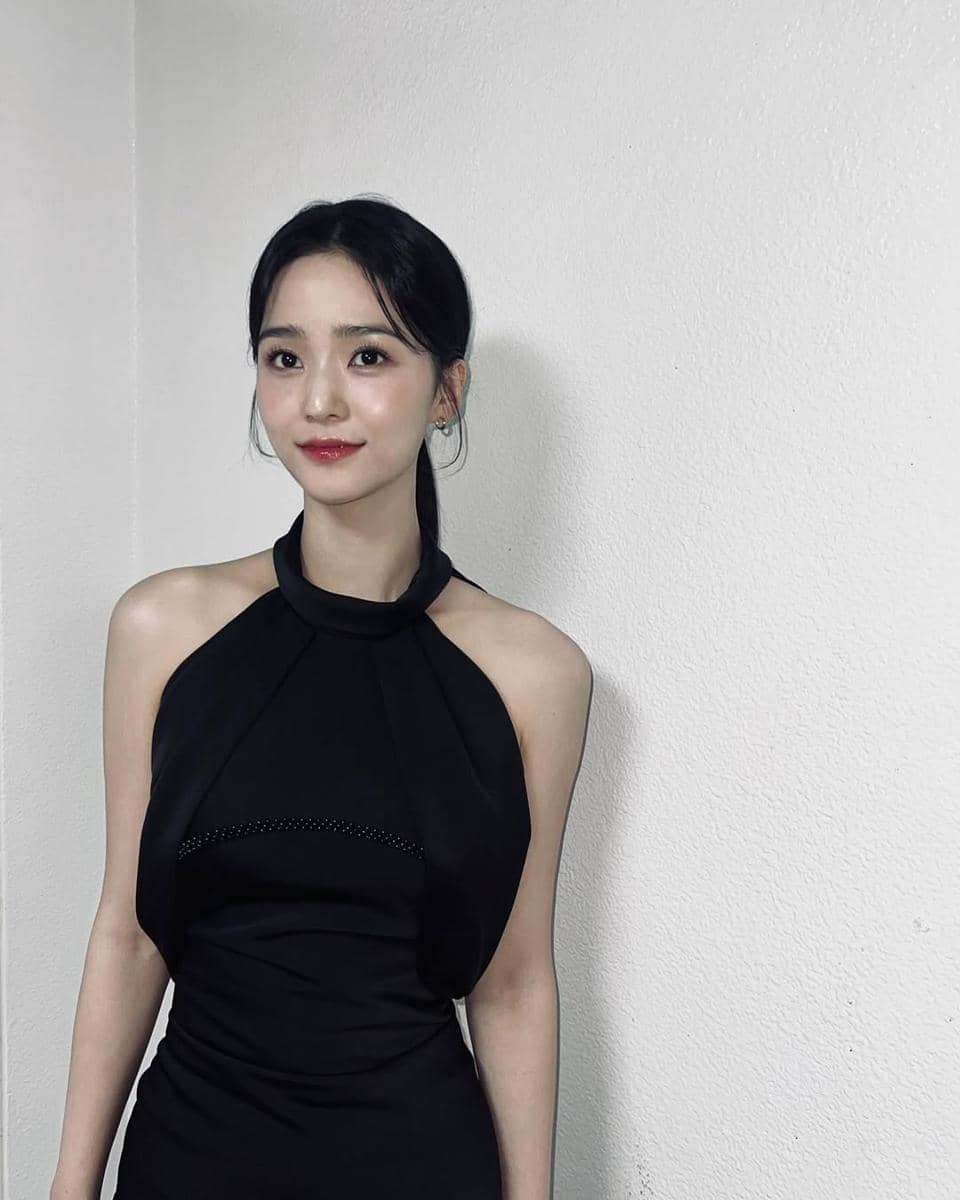 Intip gaya rambut Oh Se Young yang chic untuk berbagai acara