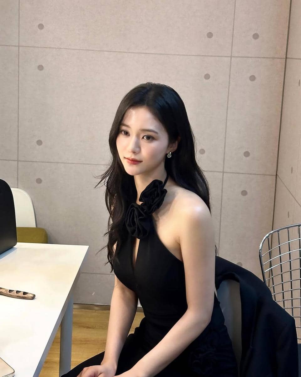 Intip gaya rambut Oh Se Young yang chic untuk berbagai acara