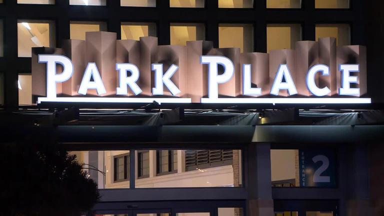 Park Place Mall in Tucson evacuated over possible threat
