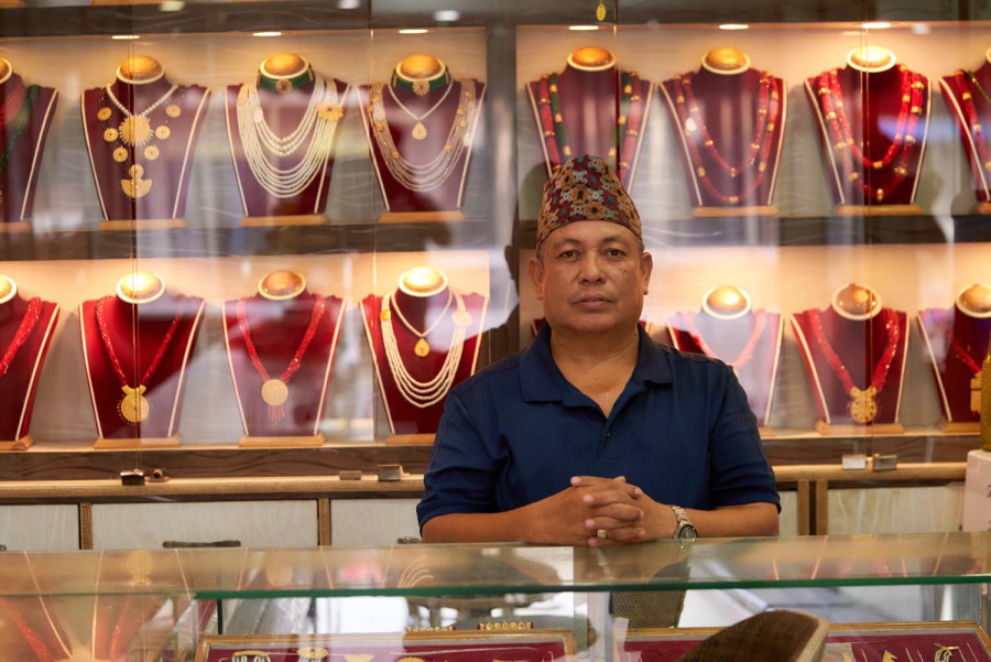 Gold, silver prices drop