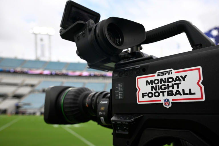 NFL-ESPN megadeal closes after receiving governmental approval