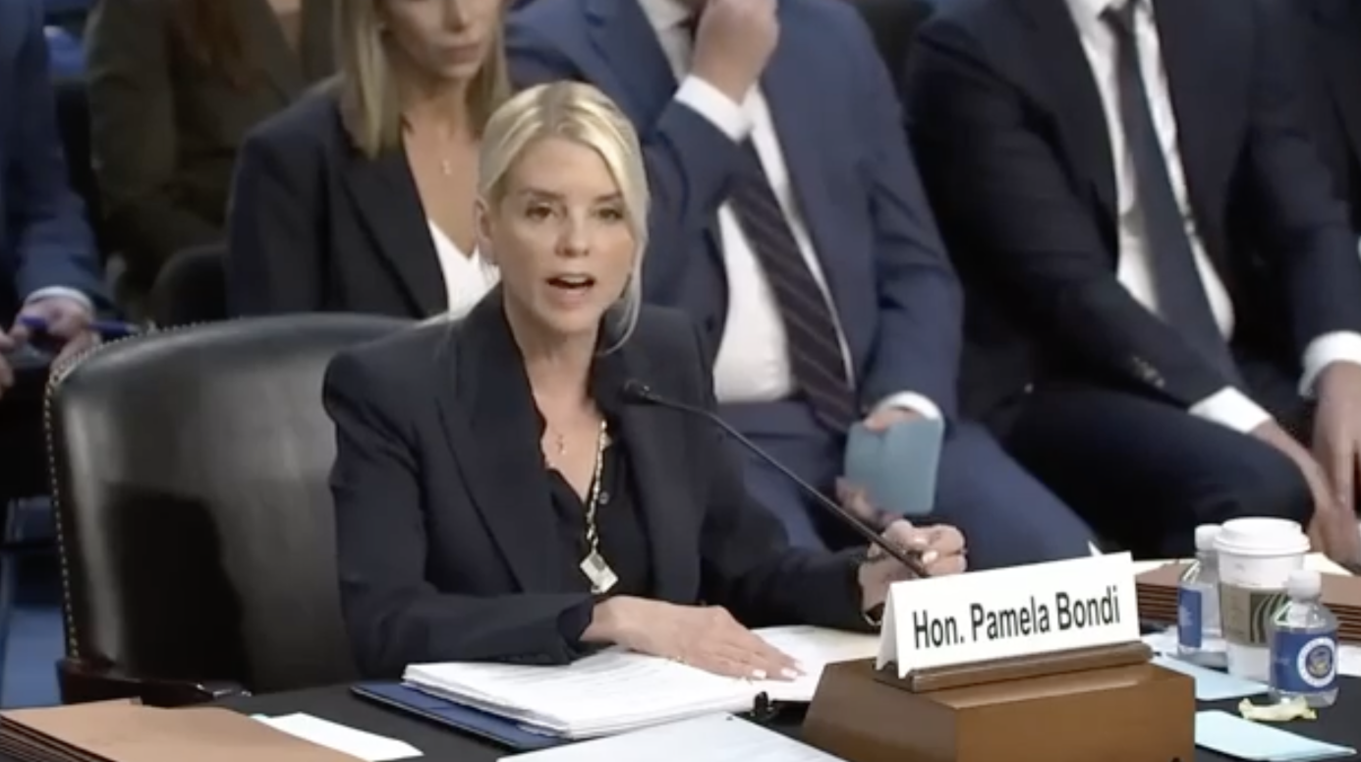 'The don't ask me a question': Pam Bondi puts her childish behavior on ...