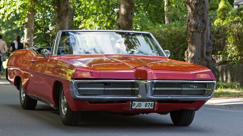 Every Pontiac car with pop-up headlights