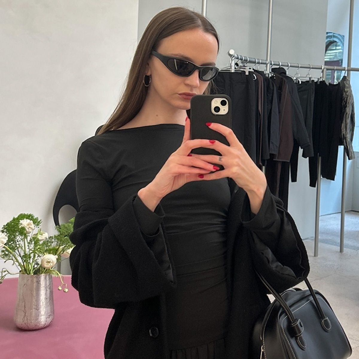 I wear sunglasses 365 days a year—this one trend makes my basic outfits ...