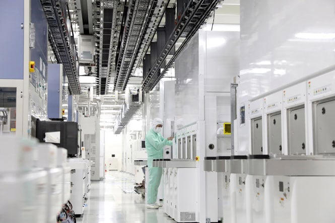 Japan's top 100 companies vs. Samsung: Industrial strength debate