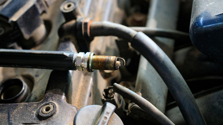 What are the symptoms of bad spark plugs?