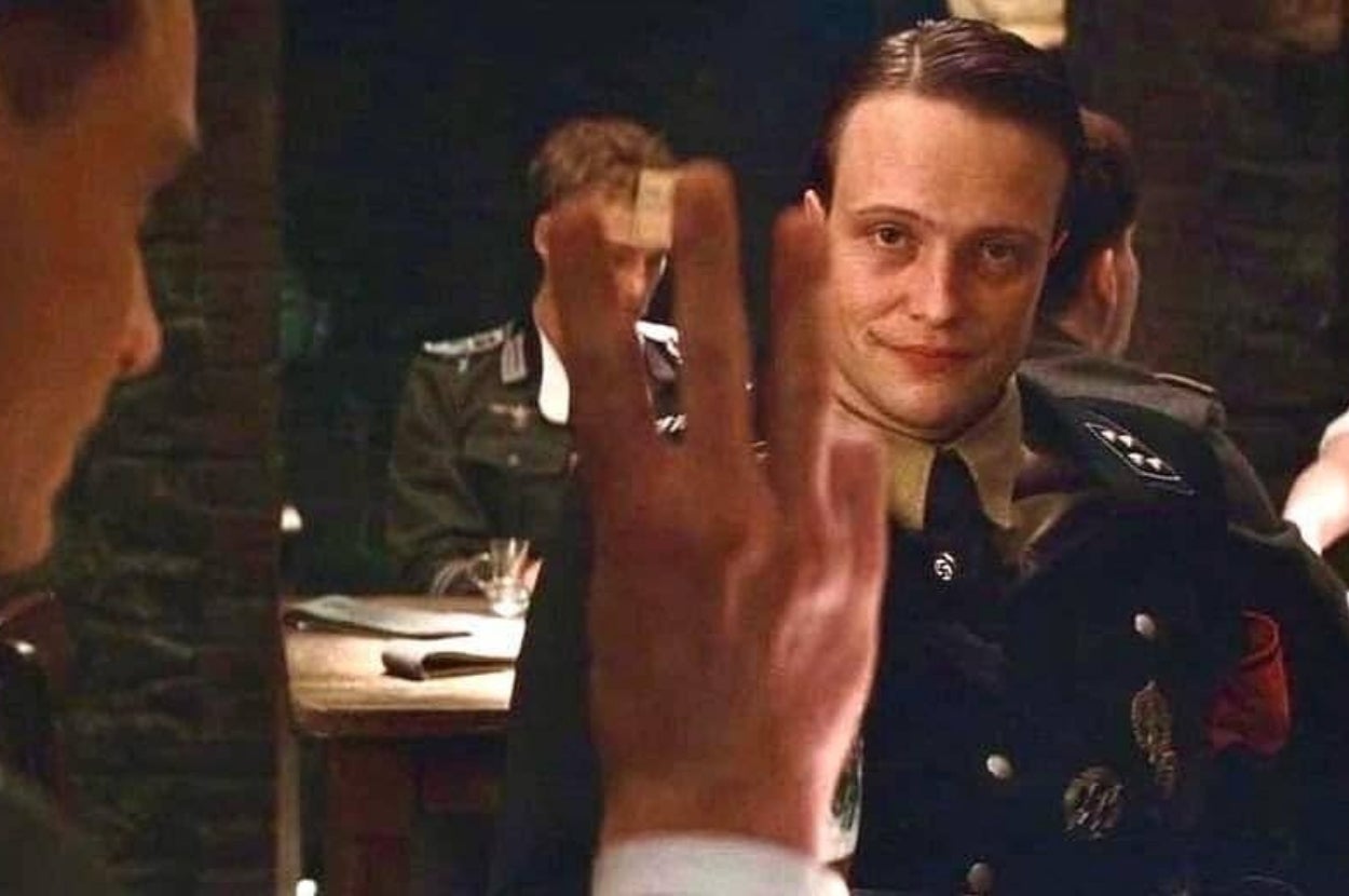 People from around the world are sharing the "obvious" signs that ...