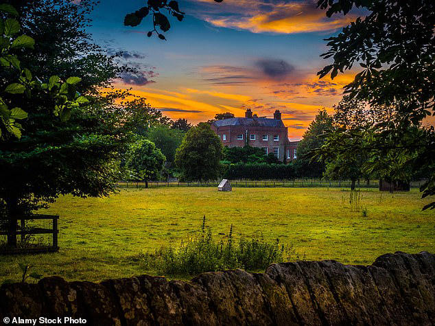 Pippa Middleton's plans to renovate her £15million manor house at risk ...