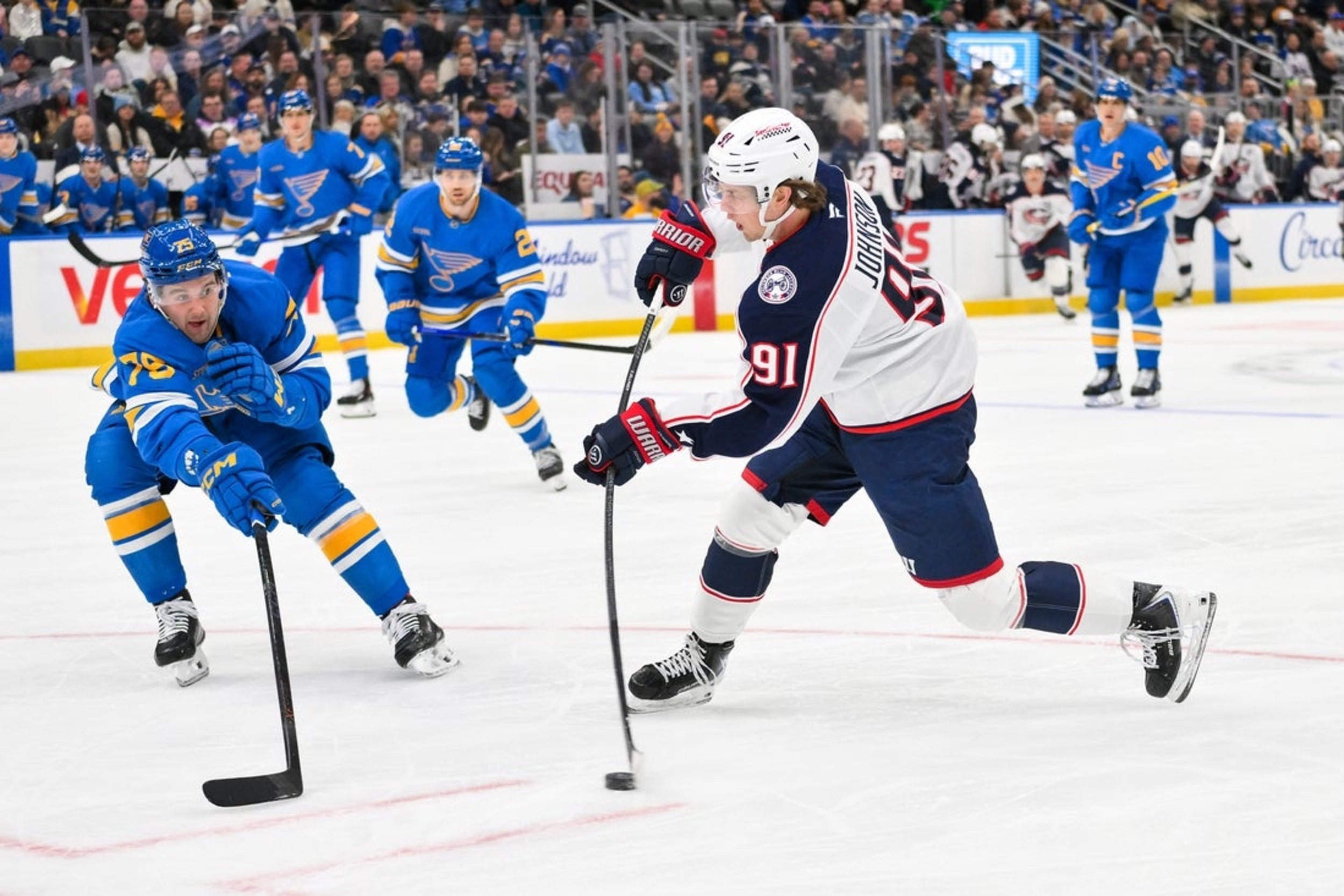 Blue Jackets extend win streak with surge past Blues