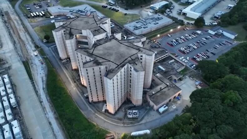 Flooding reported at Atlanta jail after pipes burst during winter weather