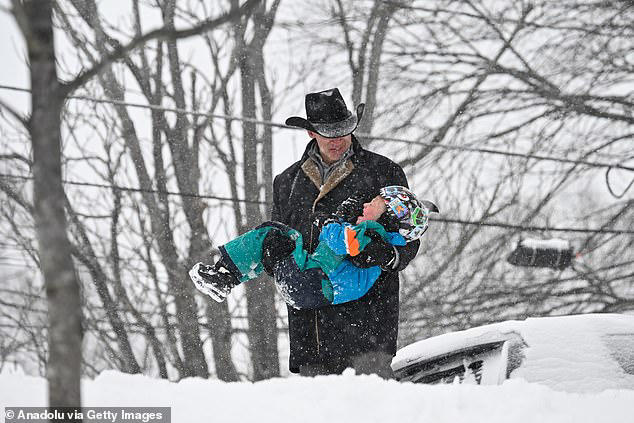 Snow in FLORIDA as 'bomb cyclone' wreaks carnage across south east with ...