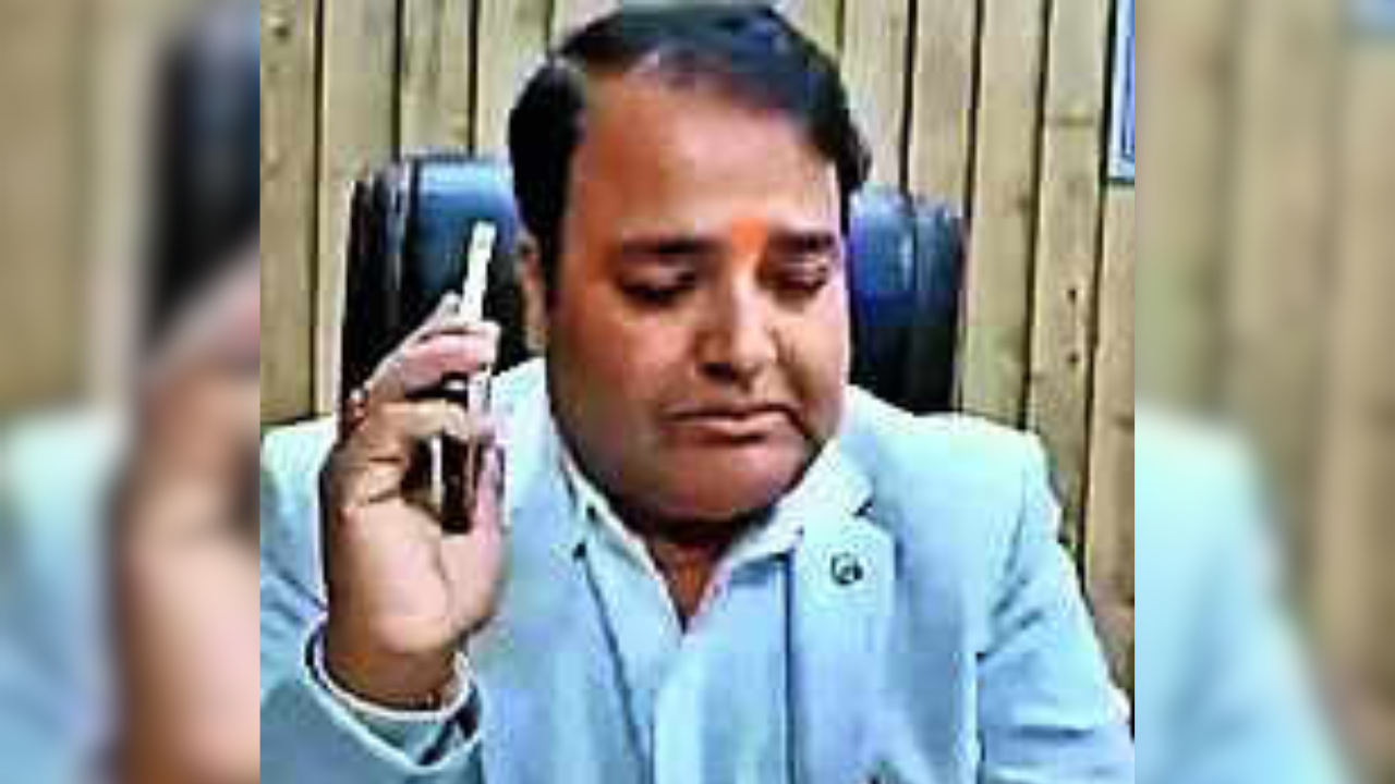 Ayodhya officer who quit to back PM Narendra Modi and CM Yogi ...