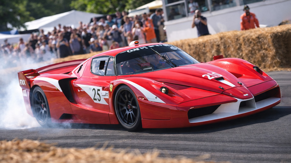 Ferrari FXX Evo cold start and burnouts