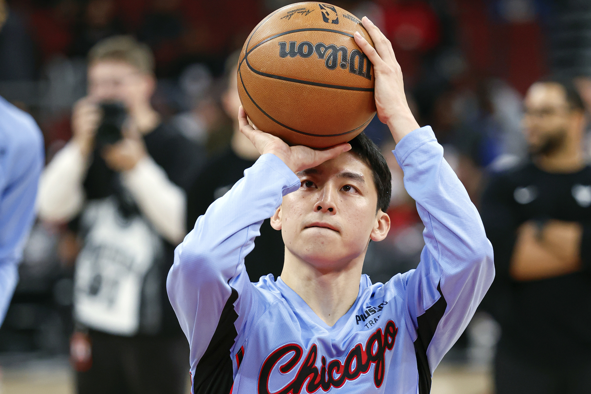 Bulls announcers go bananas after 5-foot-7 Yuki Kawamura wins a jump ball
