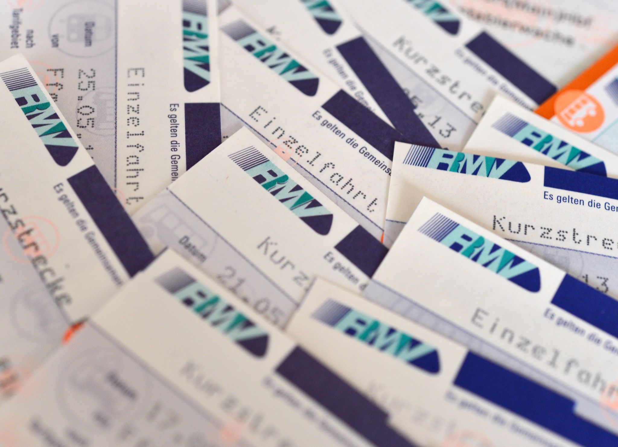 Ticketloses Fahren beim RMV mit neuer Funktion «In/Out»