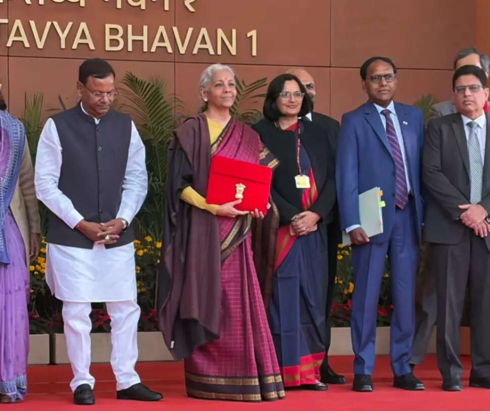 Nirmala Sitharaman’s Kanjeevaram saree highlights Tamil Nadu heritage