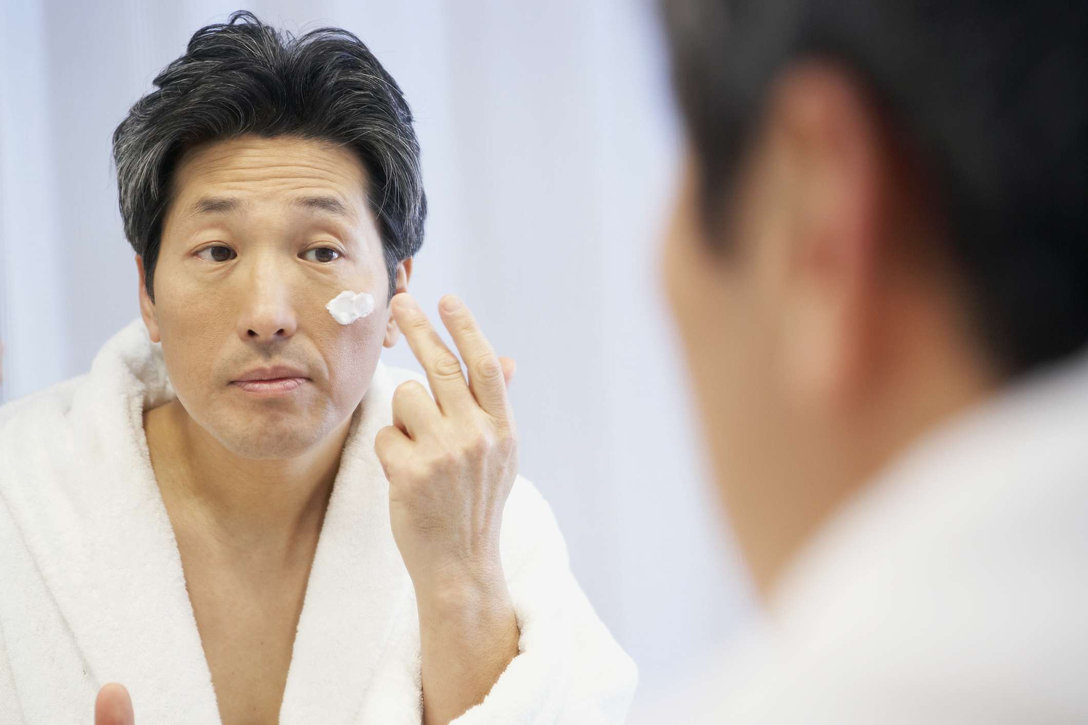 The best anti-aging face creams for men, according to a plastic surgeon