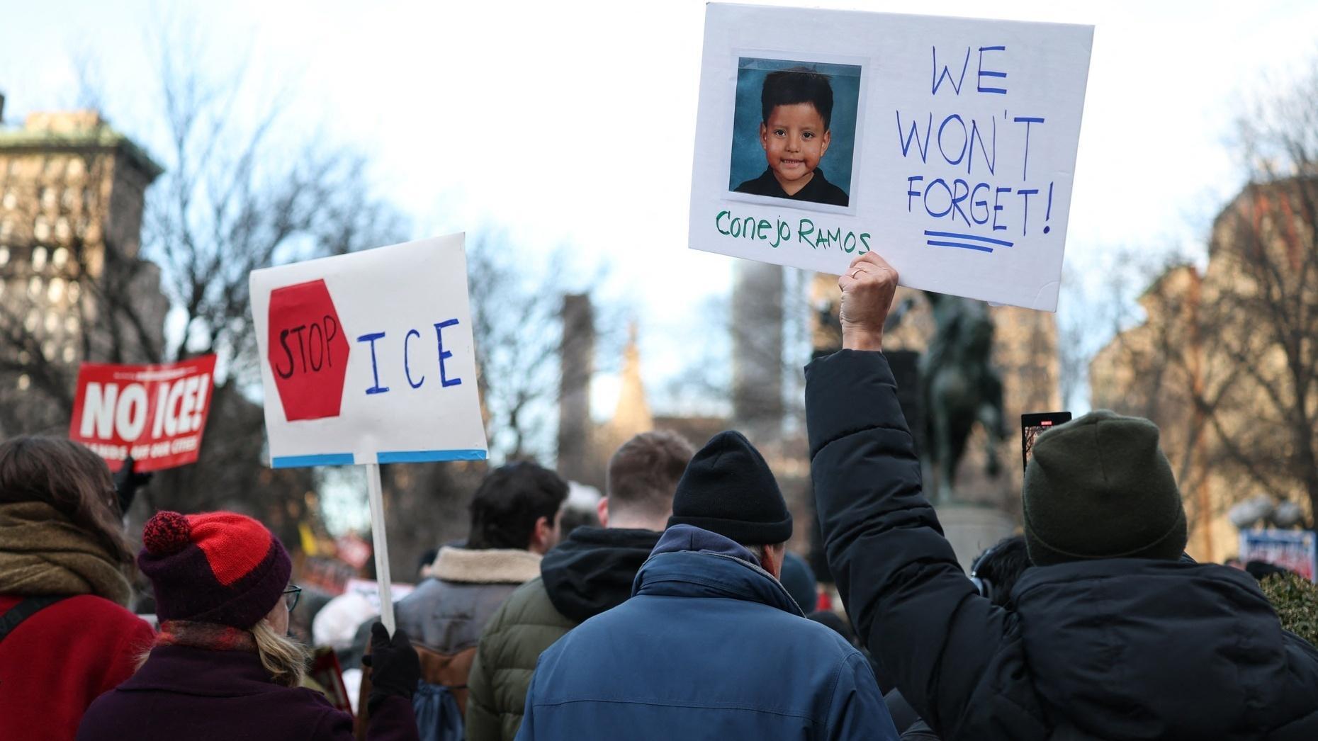5-årigt barn i ICE-förvar kämpar med känslomässiga problem