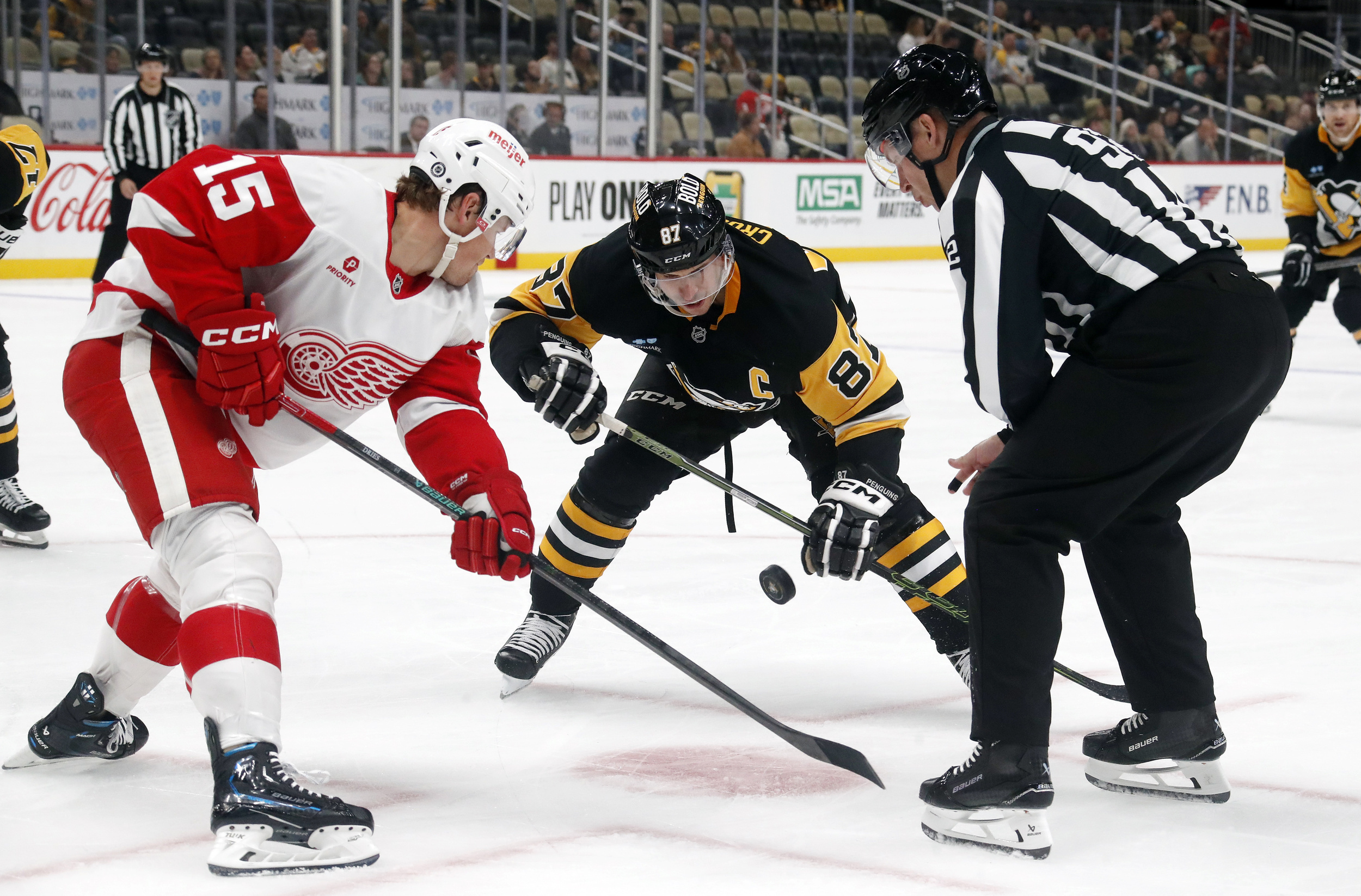 Red Wings sign Sheldon Dries to two-year extension