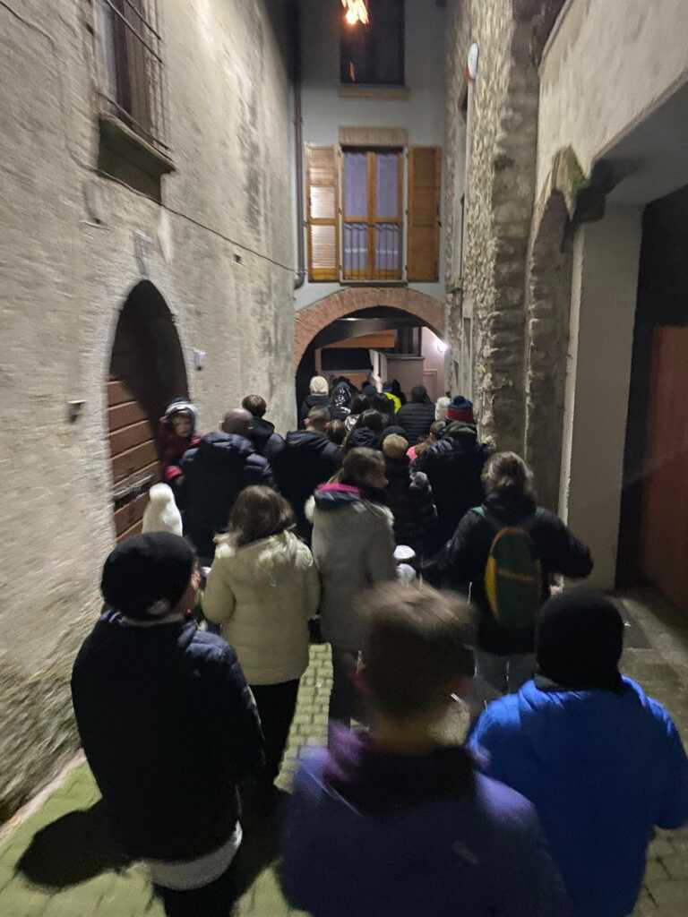 A Ballabio successo per il tradizionale falò di fine gennaio