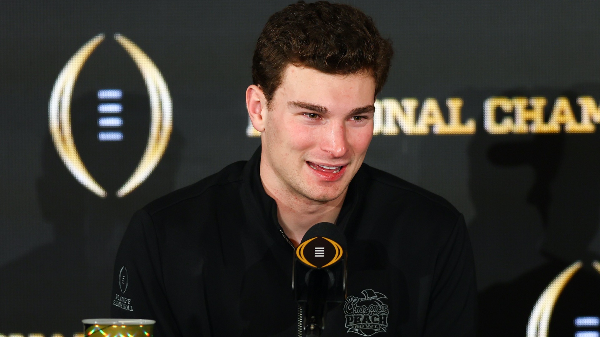 Raiders great Reggie Kinlaw doesn’t hold back on Fernando Mendoza