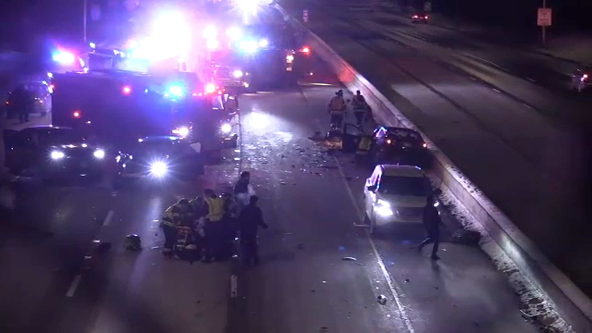 Pedestrian struck in multi-vehicle crash on Edens Expy. in Skokie, ISP says