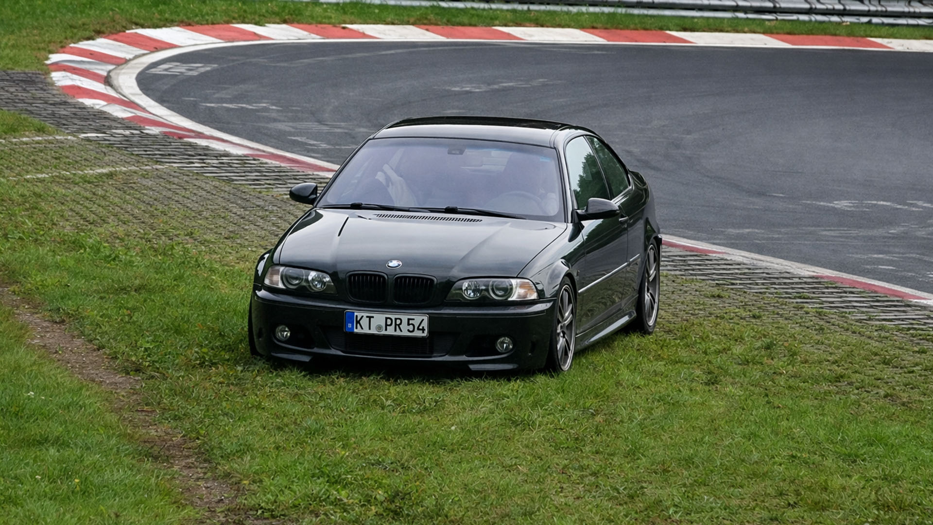 Driver errors caught on track at Nürburgring Touristenfahrten