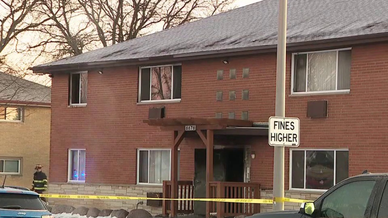 Milwaukee apartment fire near 77th and Green Tree
