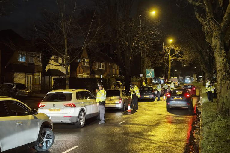 Police set up 'checkpoints' in Birmingham areas to seize cars and ...
