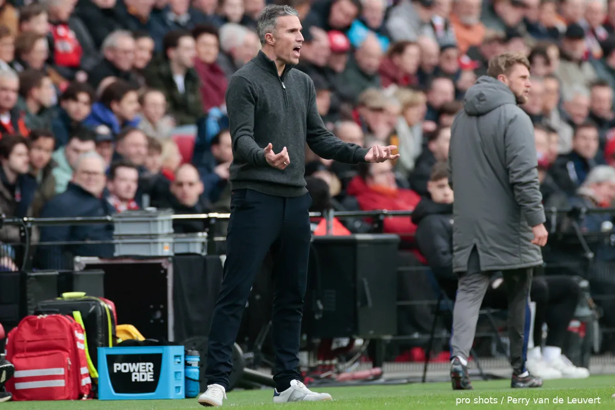 Van Persie vastberaden: "Mijn enige antwoord is dat ik altijd door zal ...