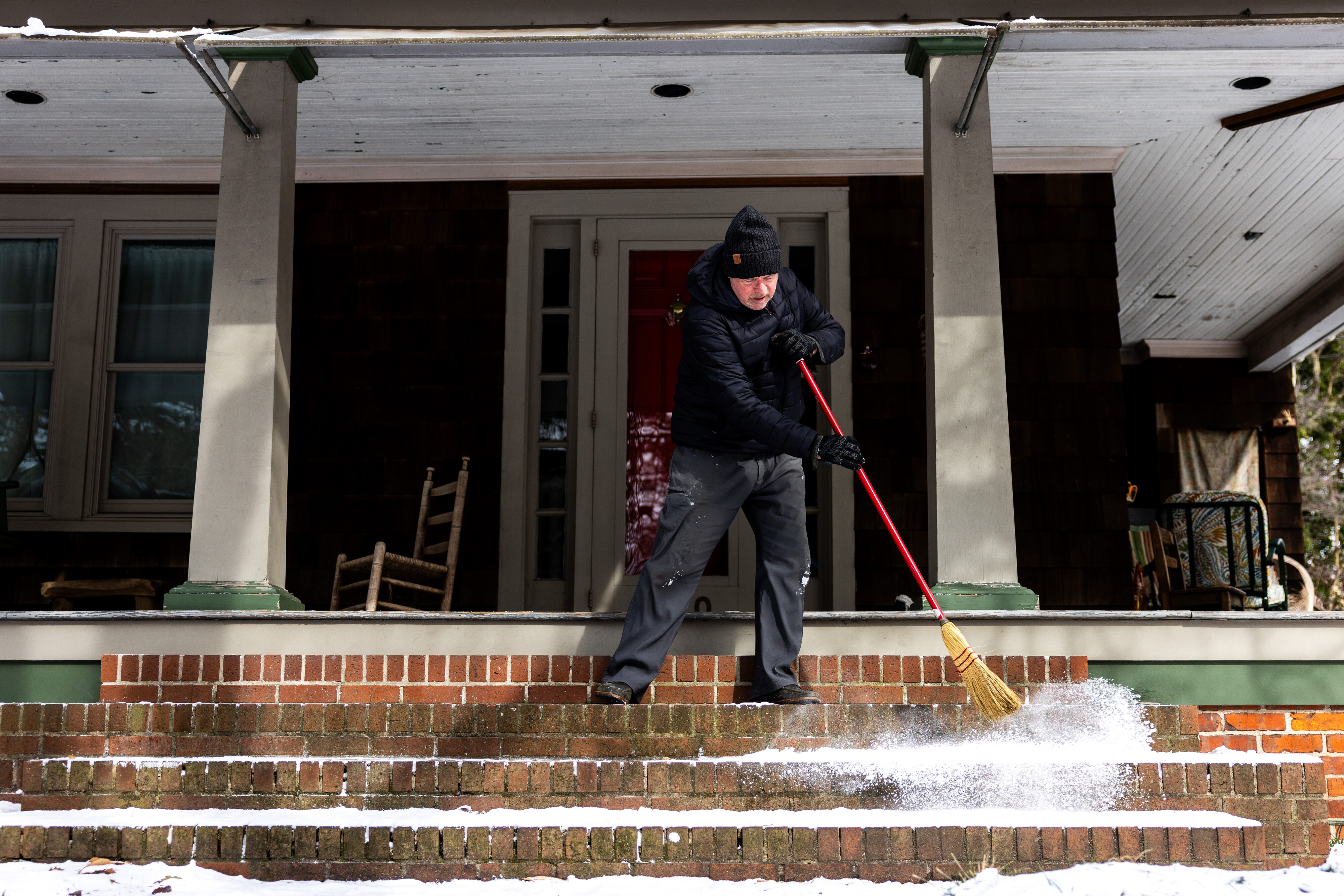 Dry air reduces snow totals for region; warmer temperatures expected ...