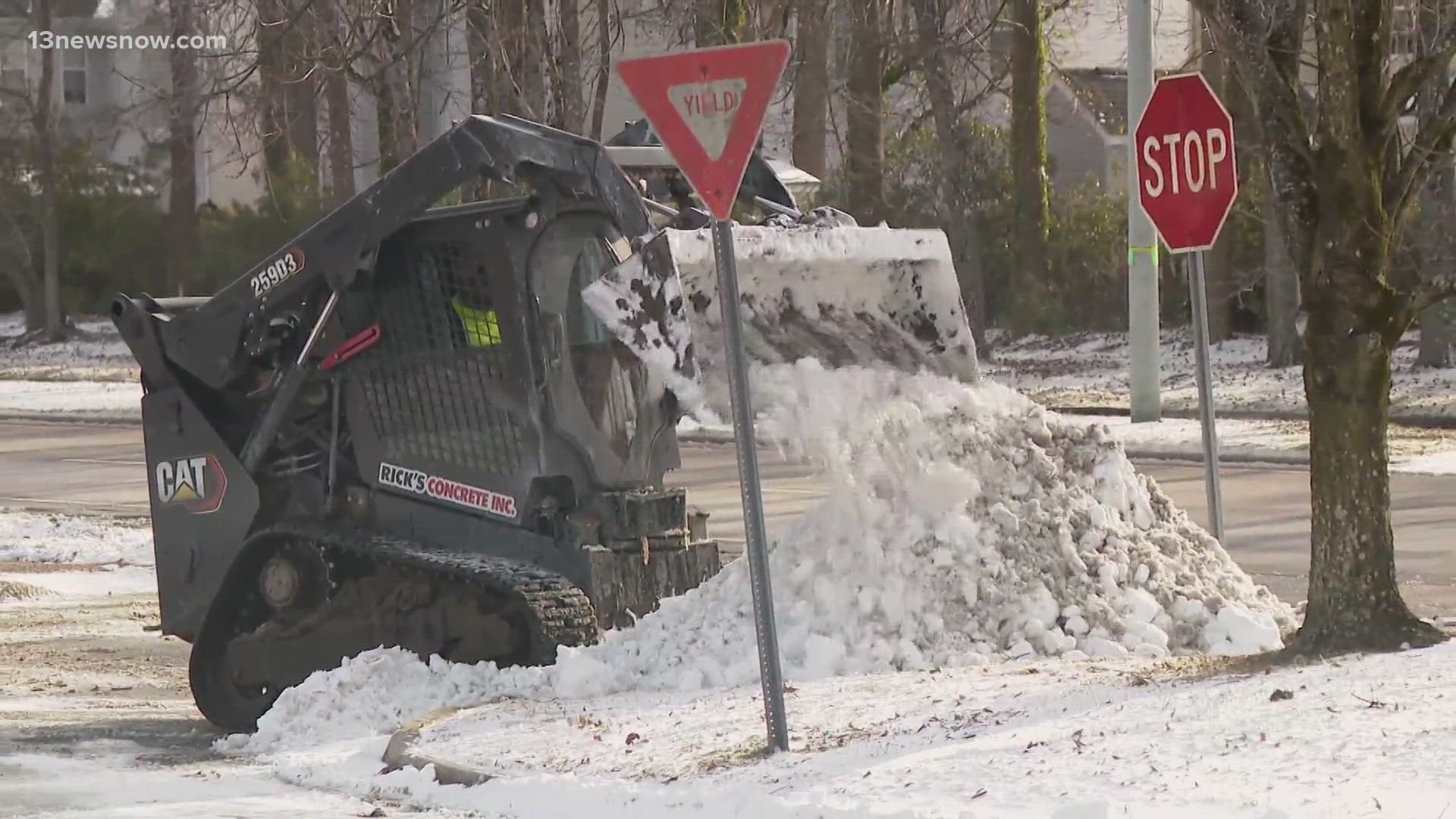 Chesapeake crews work on clearing roads Sunday