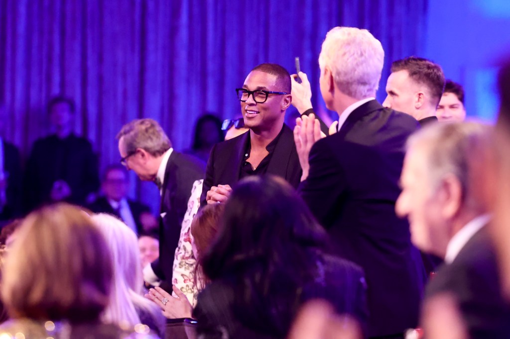 Don Lemon returns to the scene of arrest, gets gushing reception at pre ...