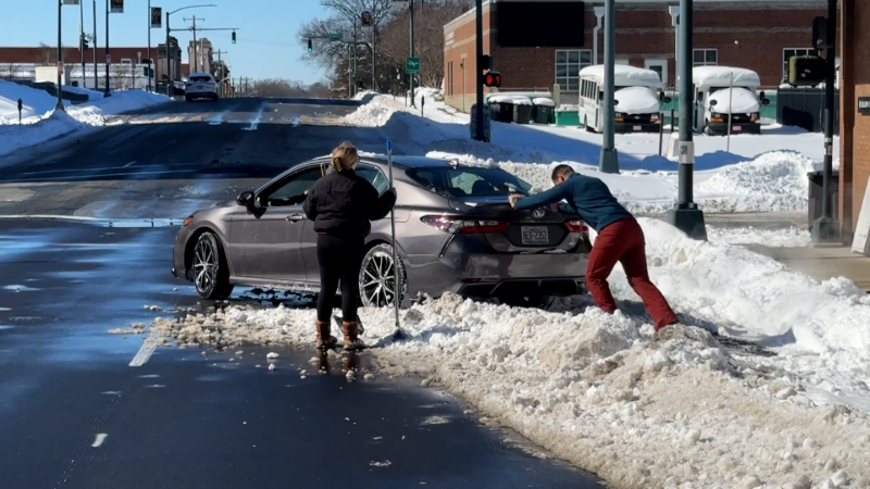 North Carolinians dig out of deep snow