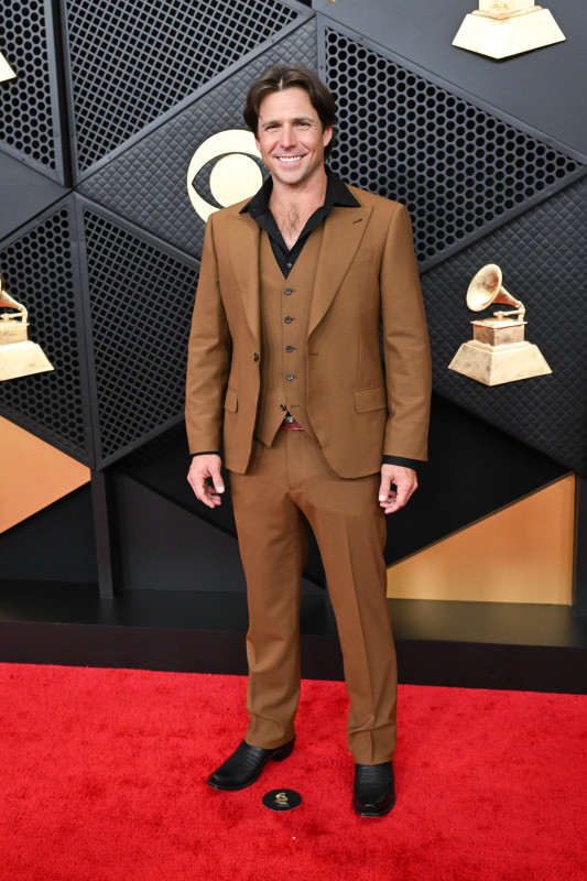 Willie Nelson's son Lukas hits the red carpet solo at 2026 Grammys