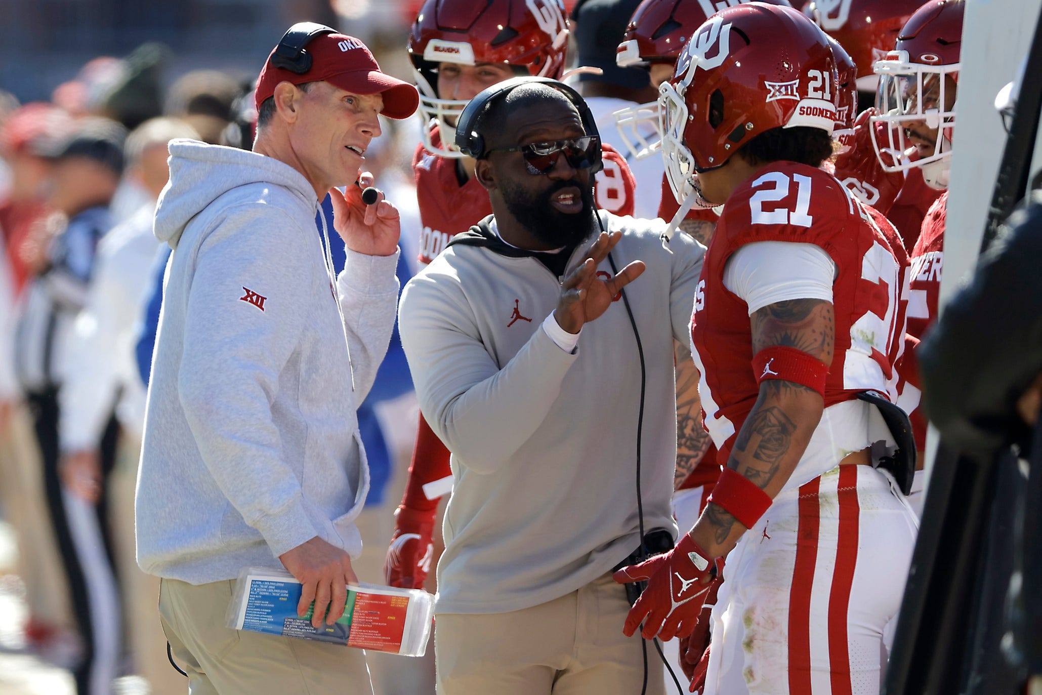 Bills targeting Oklahoma co-DC Jay Valai for DBs coach role