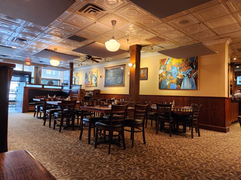 10 Indiana cities worth a food-filled road trip