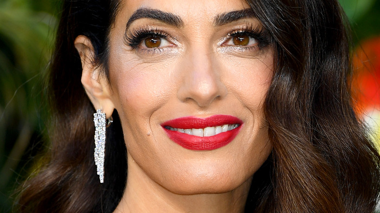The red lipstick Amal Clooney uses for a classic glam look