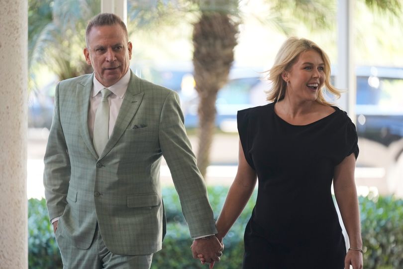 Pregnant Karoline Leavitt shows off growing baby bump at White House ...