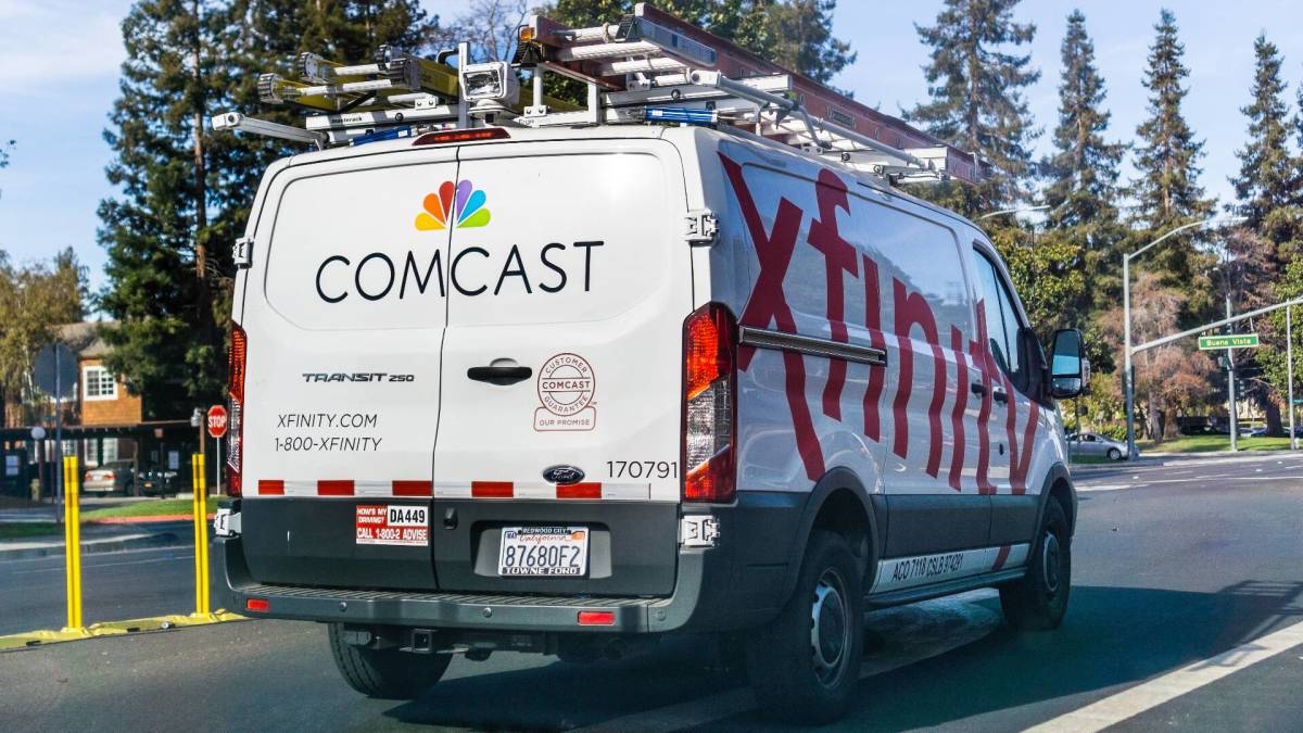 Comcast hopes bold offer will lure back frustrated customers