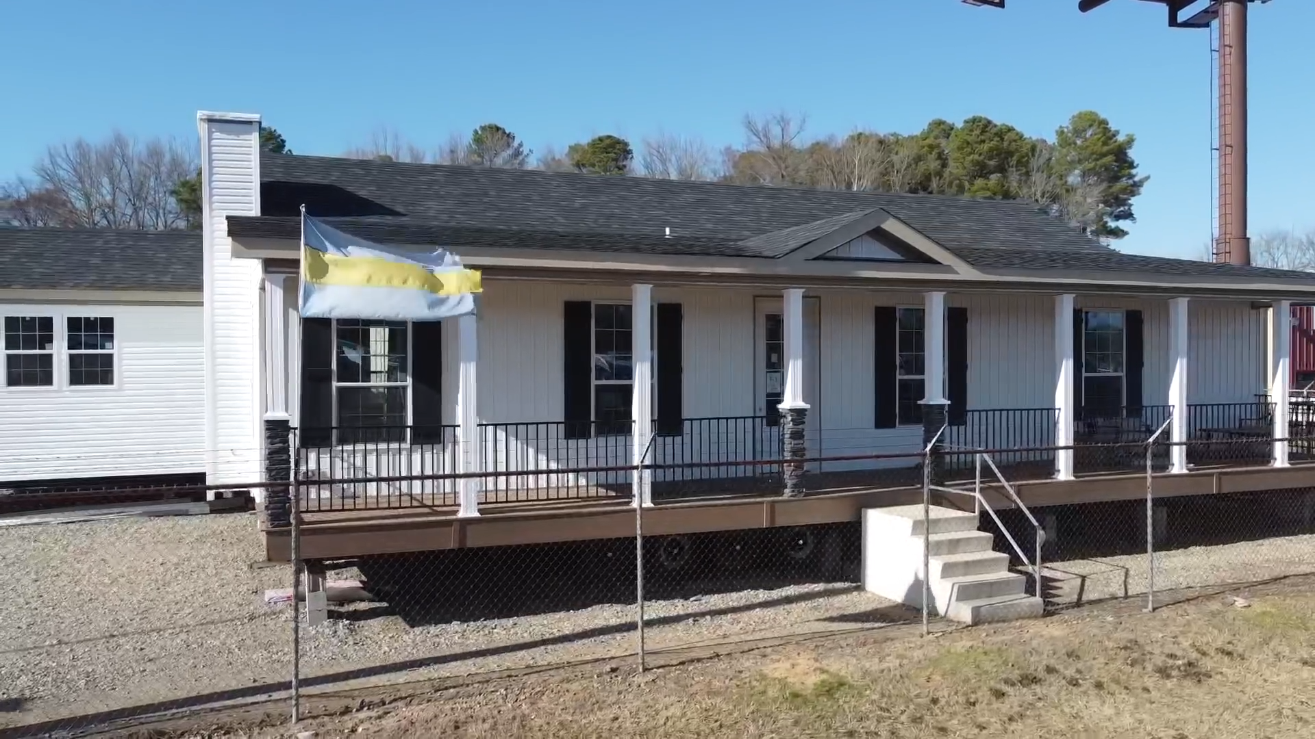 Lilly 2 by Franklin Homes | 4 bed, 2 bath mobile house tour